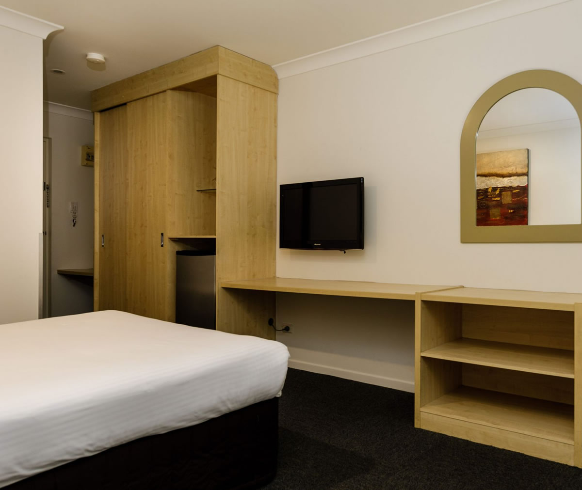 Waterloo Bay Hotel | Motel Accommodation Rooms In Brisbane’s Coastal ...